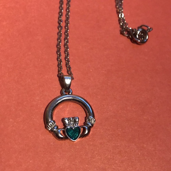 Solvar | Jewelry | Solvar Irish Claddagh Symbol Necklace | Poshmark